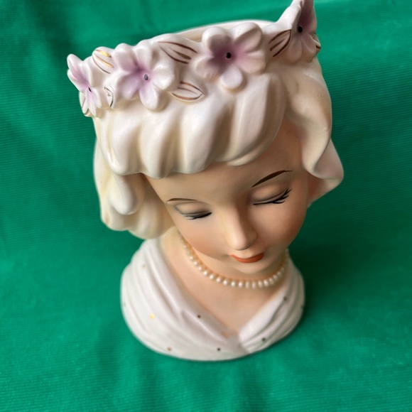 napco | Accents | Vintage 962 Napco Lady Head Vase W Necklace Flowers Headvase 196s | Poshmark